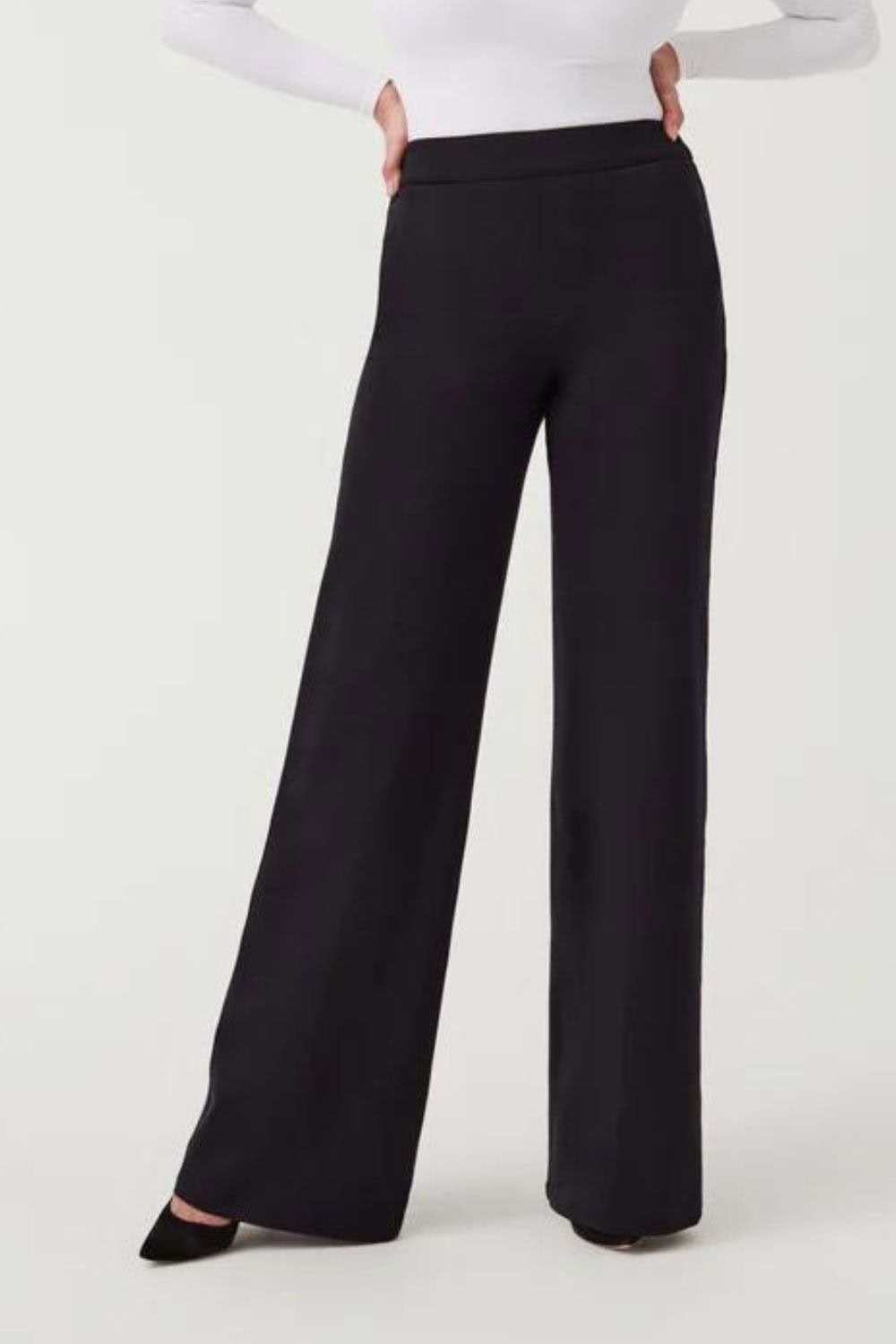 Best Wrinkle-Free Pants for Travel To Look Chic on Long Flights