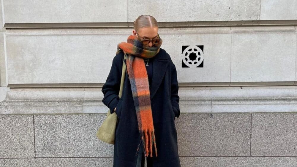 9 Modern Ways To Wear Wool Scarf To Elevate Your Looks - Pink April Diary